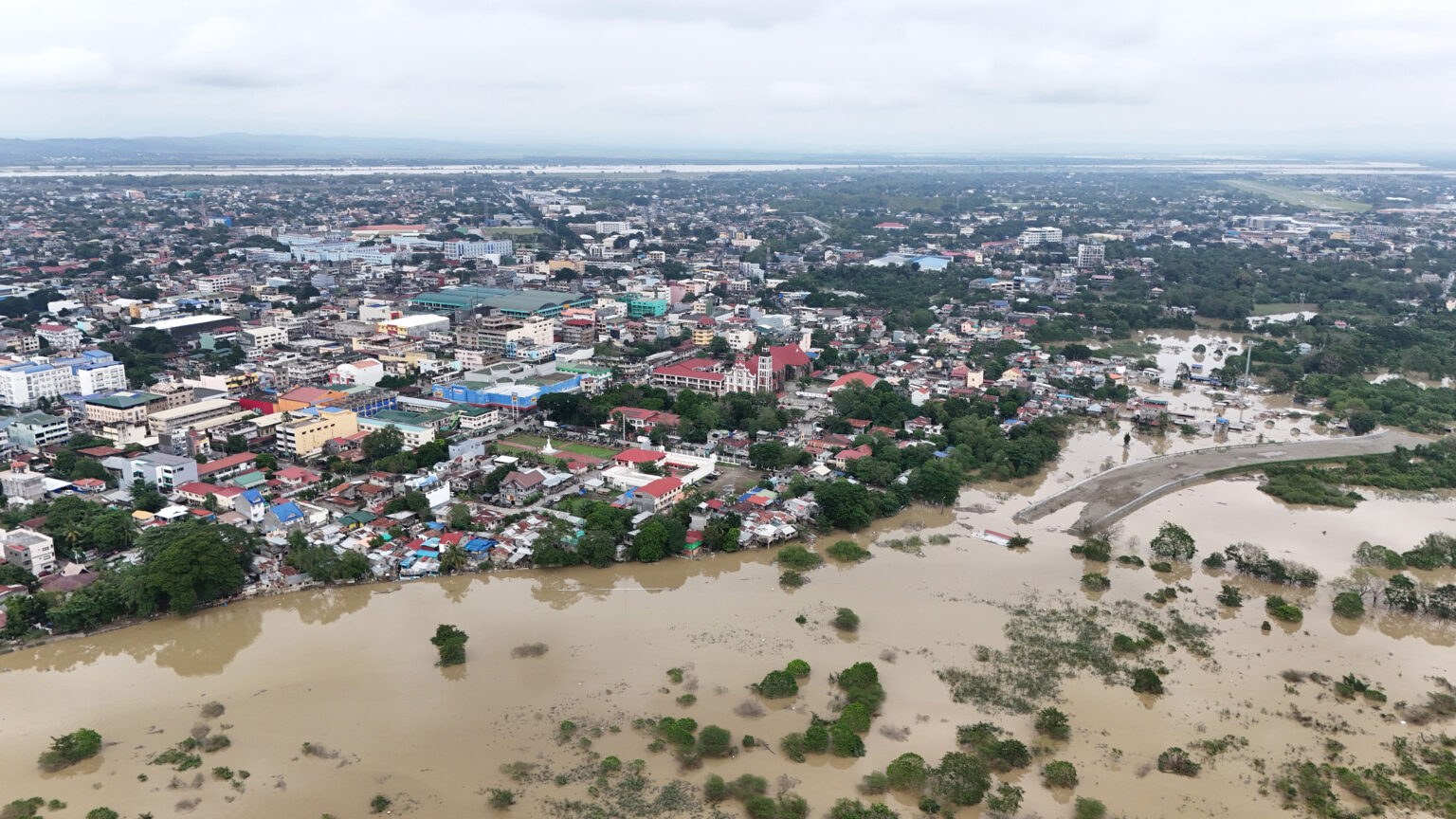 Floods hit northern Philippines after typhoon forces dam release ...